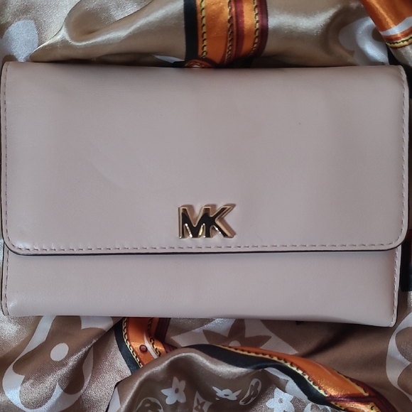 Michael Kors | Bags | Michael Kors Pale Pink Leather Wallet With Gold ...